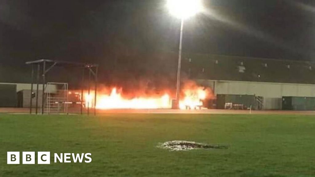 Thornes Park Stadium fire: Up to 250 led to safety - BBC News