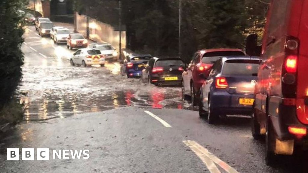Yellow weather warning in force for Northern Ireland - BBC News