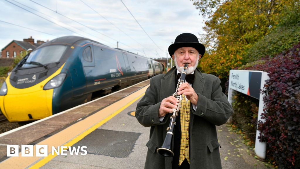 Penrith Station clarinet player 'brings comfort' to passengers