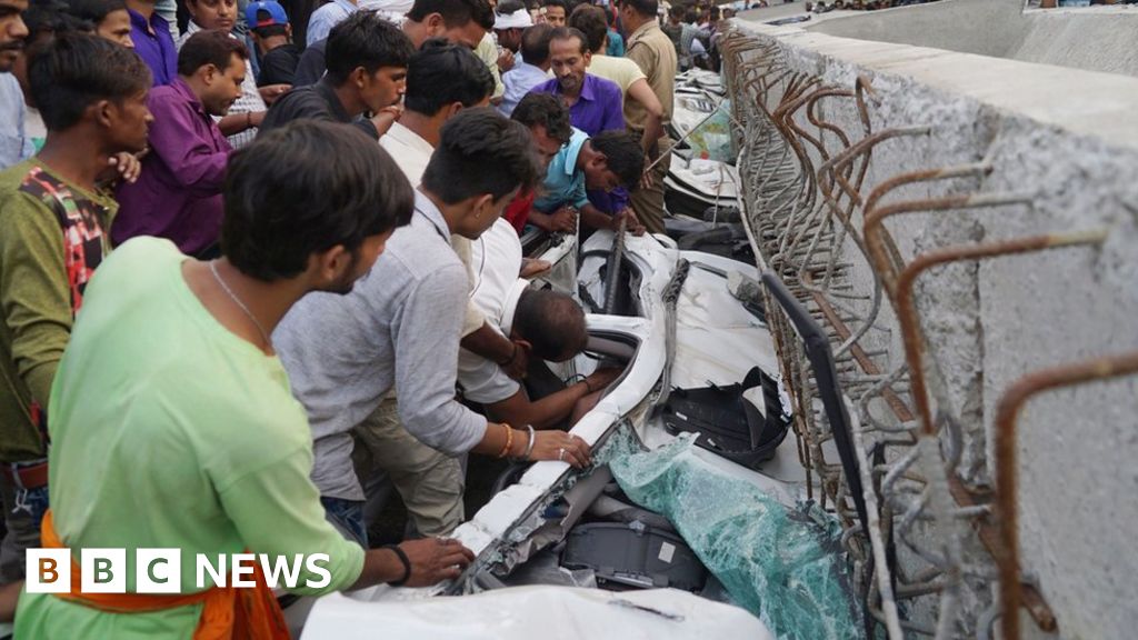 India flyover collapse kills at least 18 in Varanasi - BBC News
