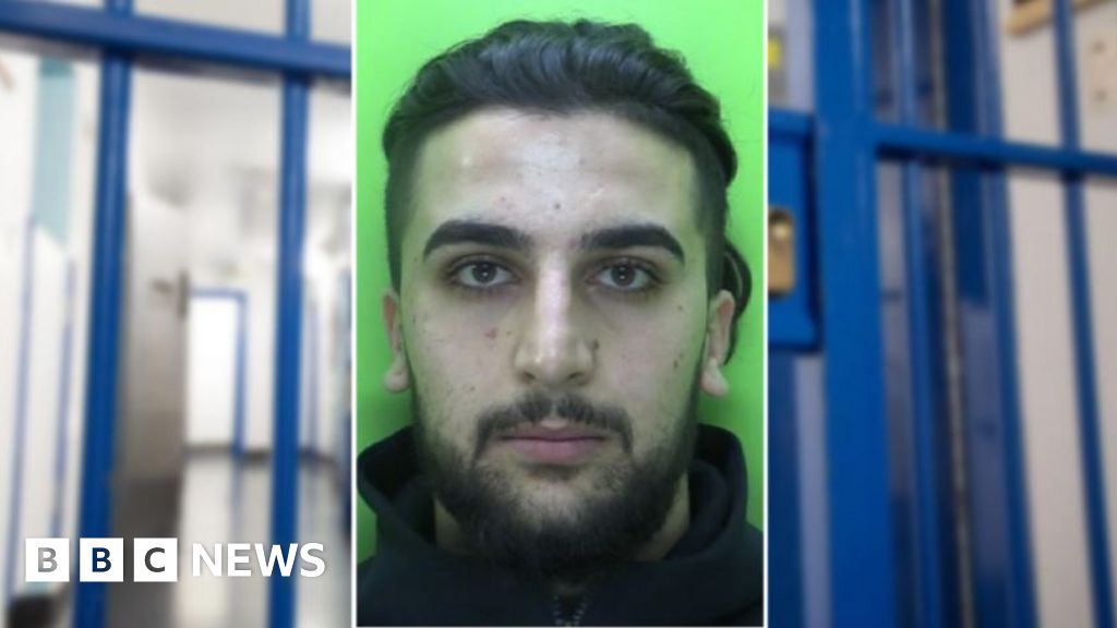 Southwell: Man jailed after leaving blood at scene of burglary - BBC News