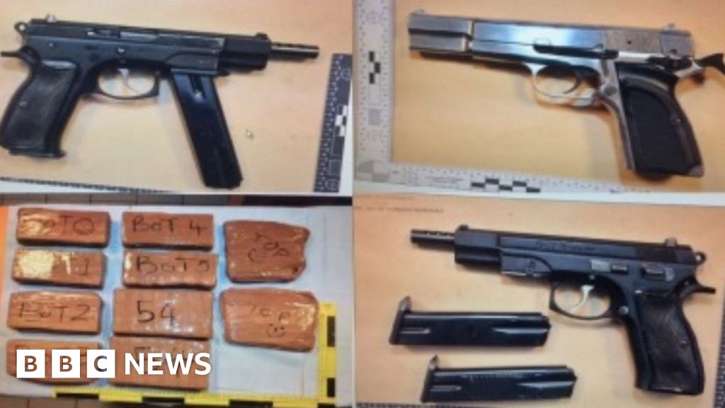 Border officer jailed for 23 years for drugs and guns smuggling plot