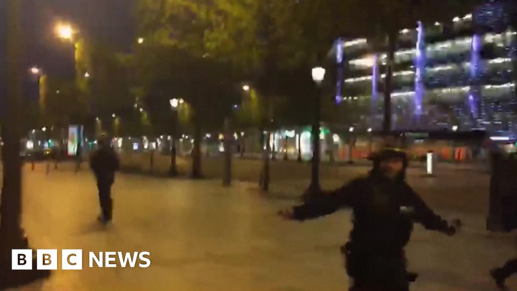 'Stay back... the area's dangerous' - BBC News