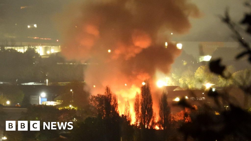 Residents told to close windows due to large fire in Exeter