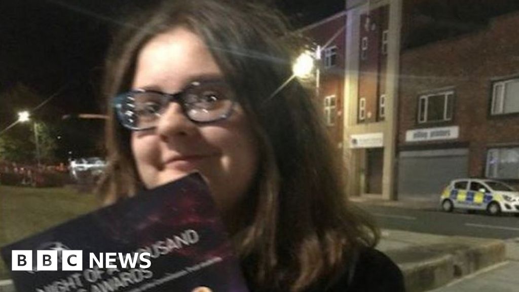 Ellie Benstead, 14, missing after visiting Hull fair - BBC News