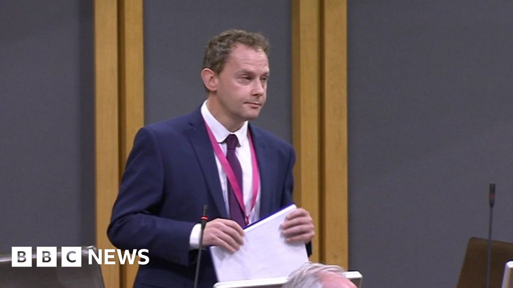 UKIP's Gareth Bennett deviates from the Welsh political norm - BBC News