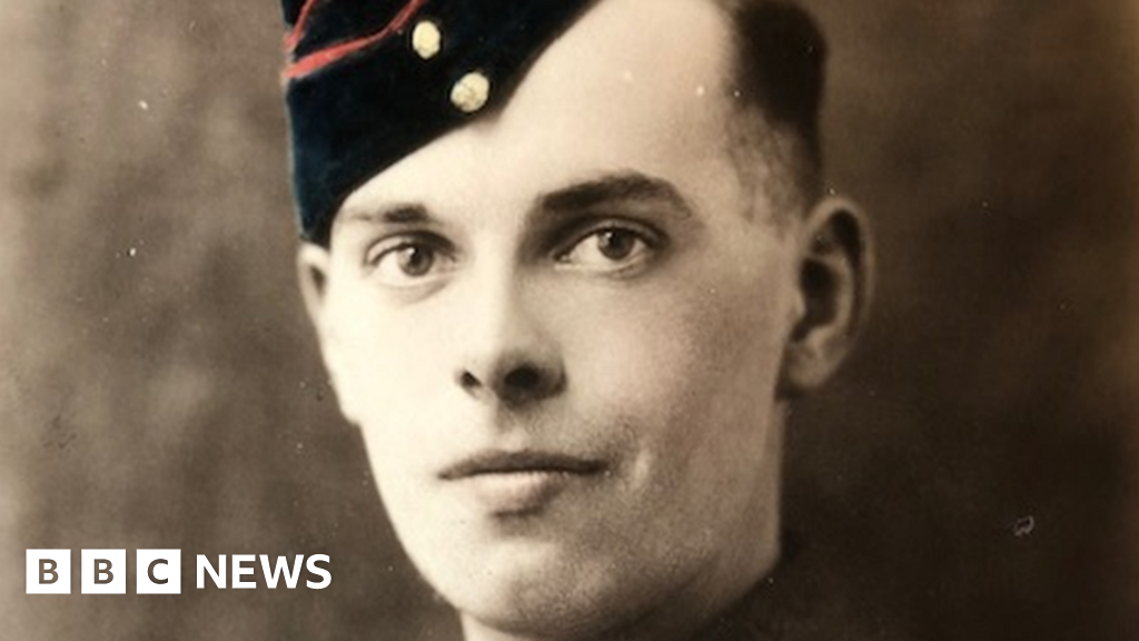 Armed forces personnel come out for funeral of WW2 veteran