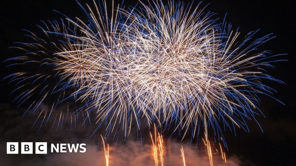 Could fireworks be restricted at Scottish homes? - BBC News