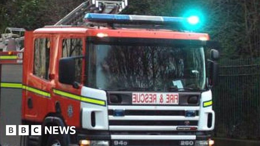 Two rescued after Stonehaven care home fire - BBC News