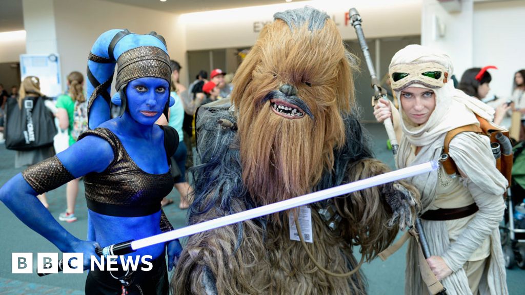 Comic-Con kicks off in San Diego - BBC News