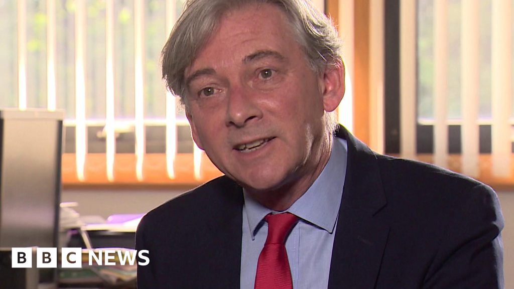 Leonard 'convinced' he is best person to lead Labour - BBC News