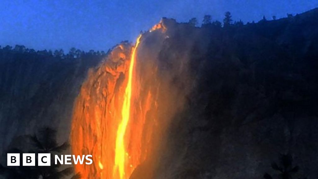 Yosemite 'firefall' has hikers transfixed - BBC News