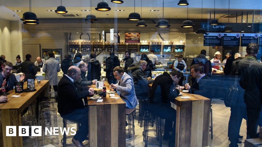 UK service sector growth 'slows' - BBC News