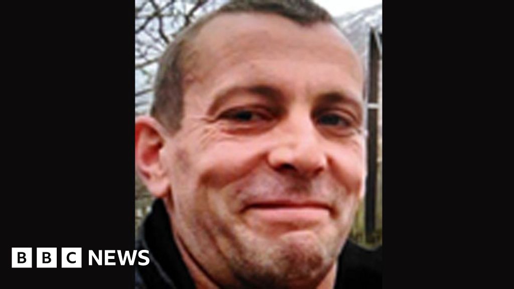 Search widened for missing man Scott Clarke - BBC News
