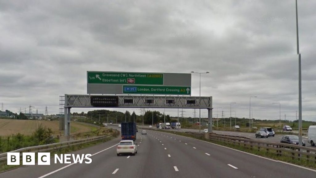 Three arrested on A2 in Kent after armed police stop taxi - BBC News