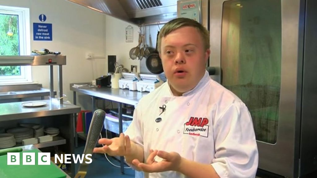 Thomas Cullen's online work video plea delivers a job - BBC News