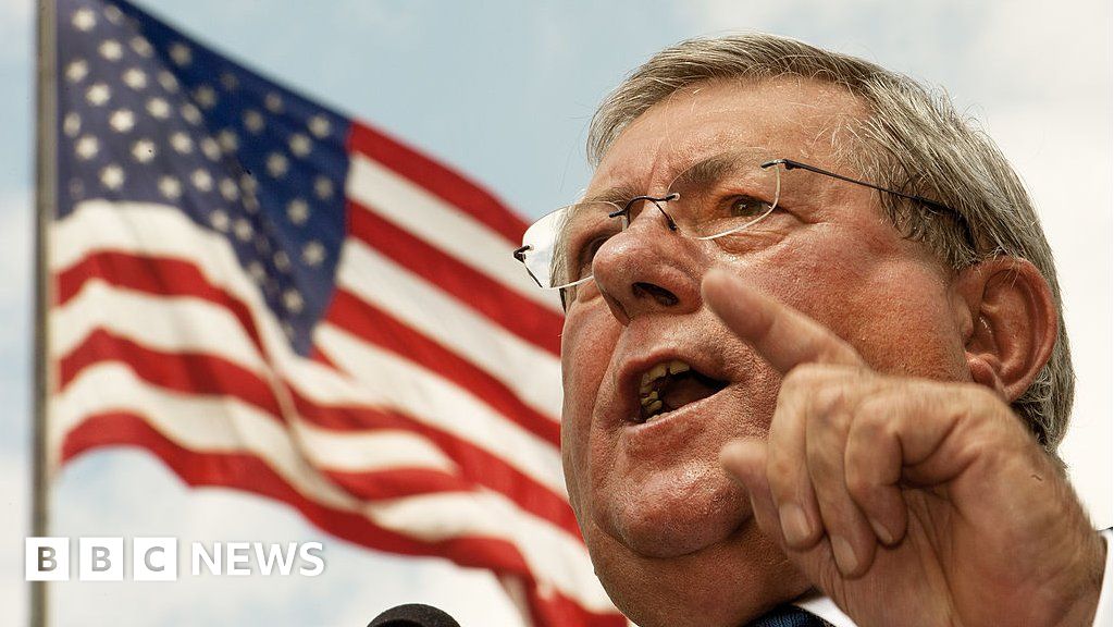 Former Northampton MP Brian Binley banned from driving - BBC News