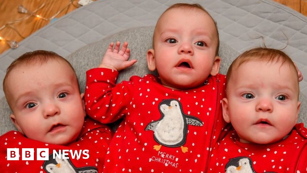 Cirencester triplets celebrate first Christmas at home - BBC News