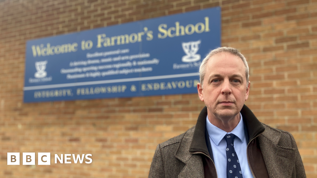 Farmor's School headteacher to climb mountain for school heating - BBC News
