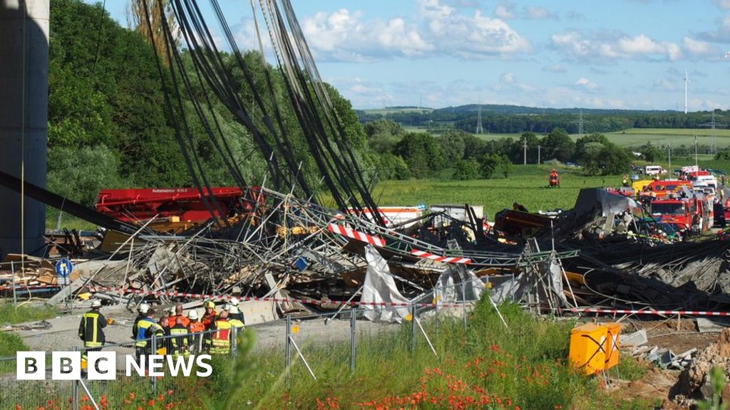 Fatal scaffolding collapse at German bridge construction site - BBC News