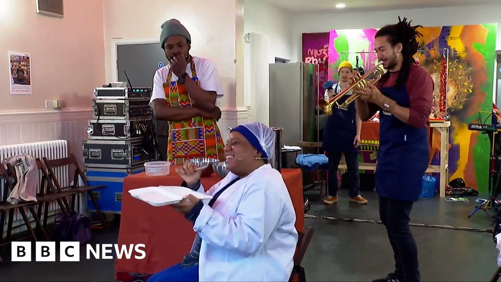 Hip-hop opera: Nigerian street food inspires genre mash-up - BBC News