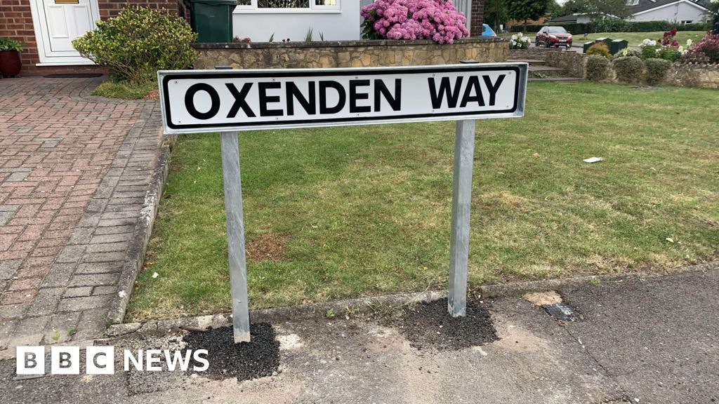 Spelling mistake spotted on Coventry road sign - BBC News
