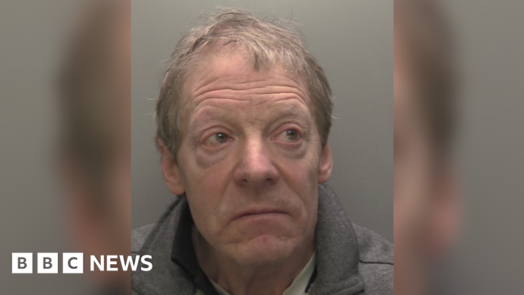 Hull man jailed over sexual messages to '13-year-old'