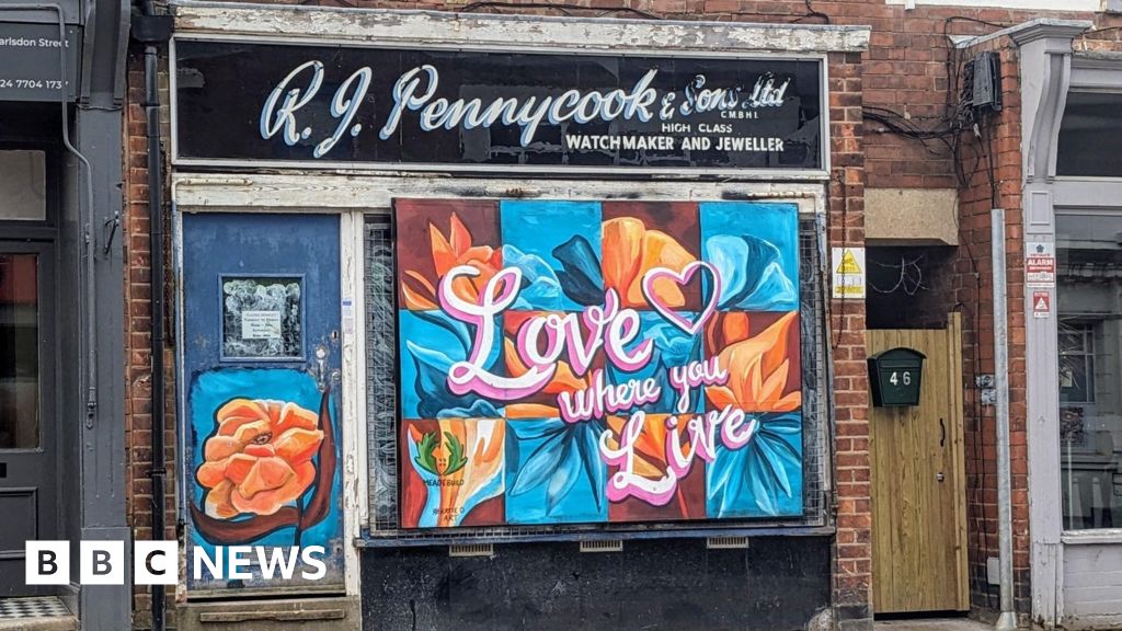 Coventry micro-bakery crowdfunds to take over empty shop - BBC News
