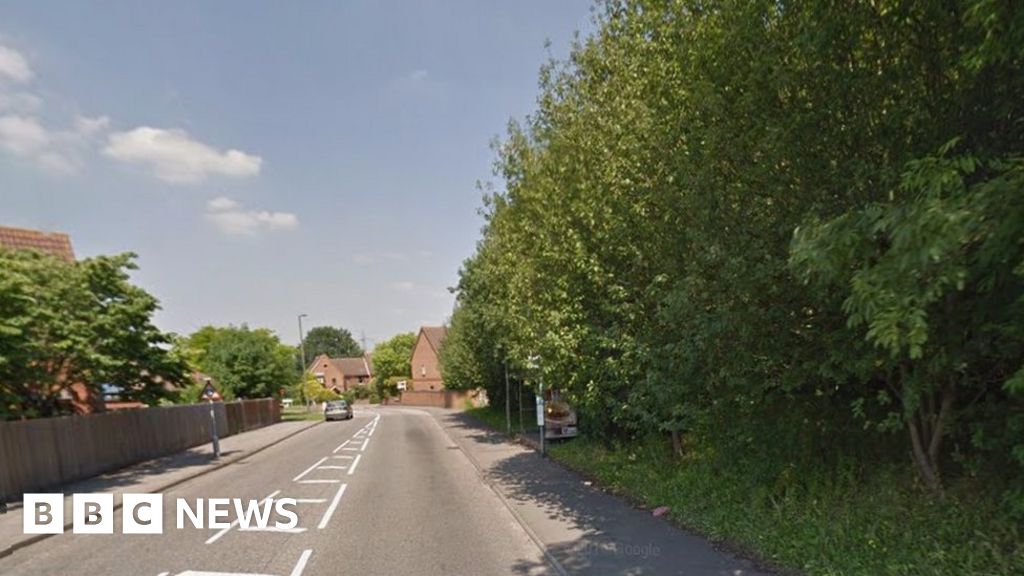 Burpham attack: Man badly hurt in van 'murder attempt' - BBC News