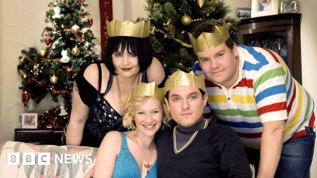 Gavin and Stacey: The show that made Barry famous turns 10 - BBC News