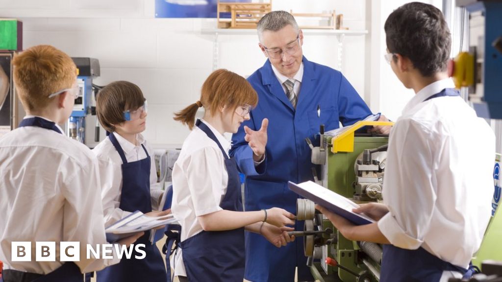 Technical schools 'half full and perform less well' - BBC News