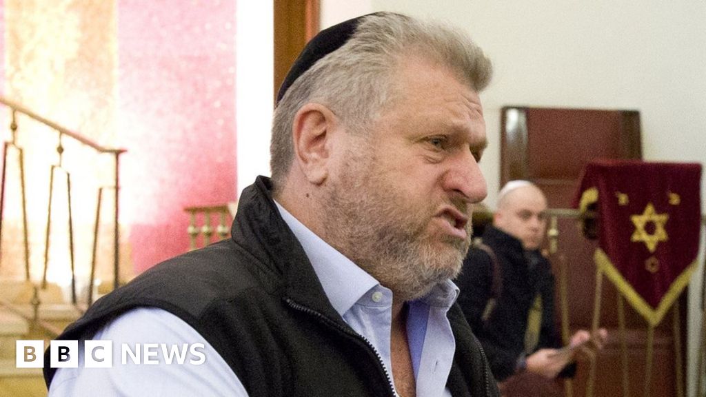 Retired rabbi of London's Central Synagogue returns £2.35m to two ...