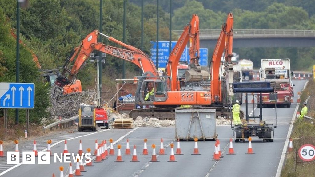 M20 collapsed bridge removal 'ahead of schedule' - BBC News