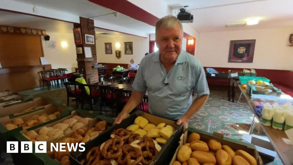 Demand soars for Share Wokingham food project - BBC News