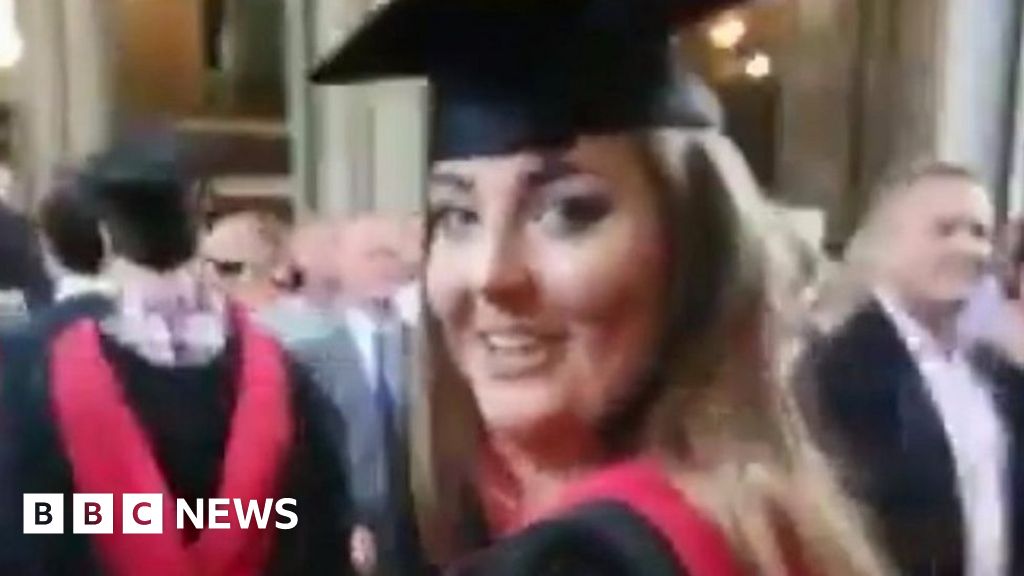 Father films wrong girl at graduation ceremony - BBC News