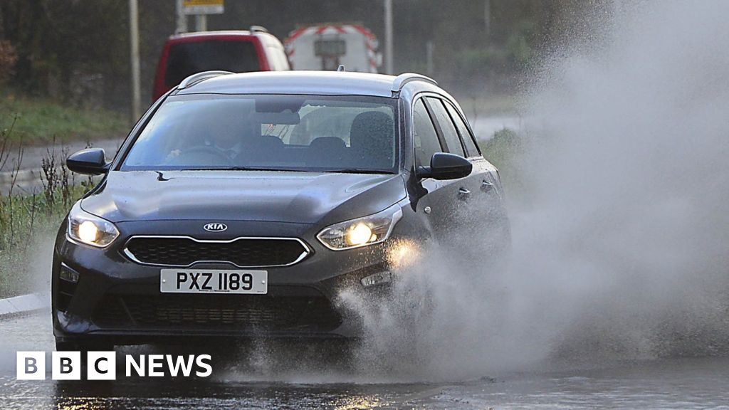 Northern Ireland travel disruption fears as heavy rain sweeps in - BBC News