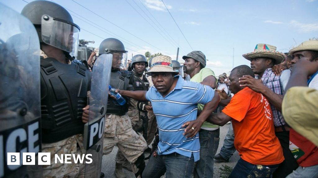 Crisis in Haiti turns deadly as power vacuum looms - BBC News