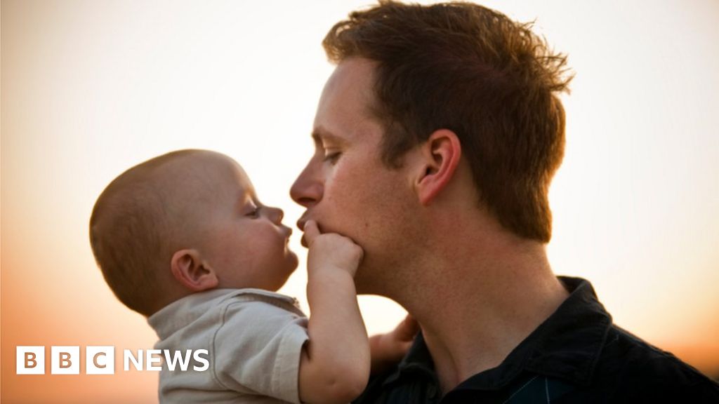 Charity launches 'Year of the Dad' in Edinburgh - BBC News