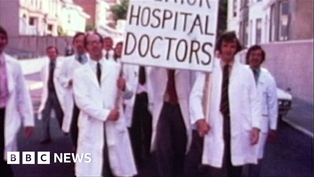 Junior doctors row: Lessons learned from 1975 strike - BBC News