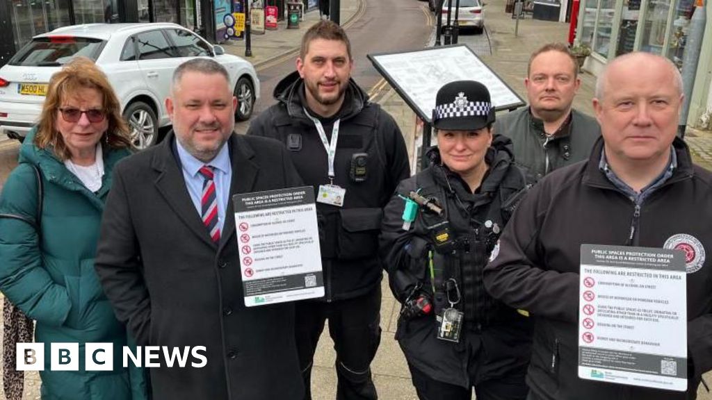 Rushden to get extra patrols after anti-social behaviour issues - BBC News