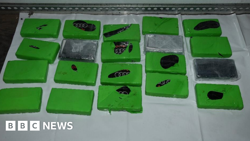 Midlands drug smugglers used furniture removal as cover - BBC News