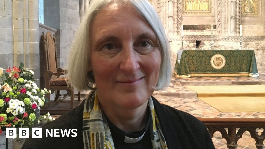 First woman bishop Joanna Penberthy 'faced prejudice' - BBC News