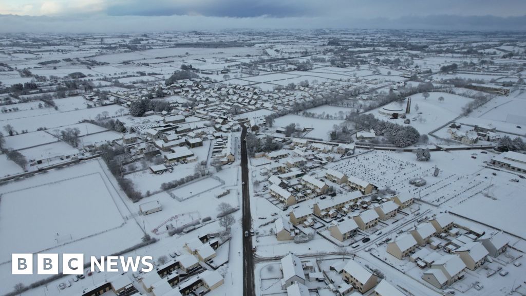 Ice and snow warning extended across Northern Ireland - BBC News