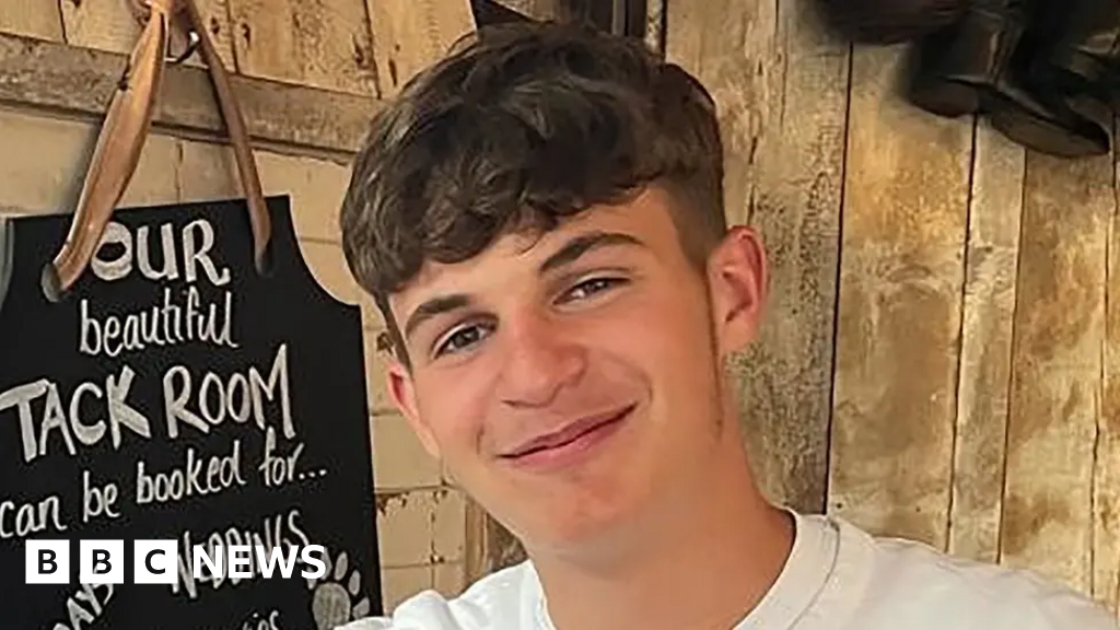 'Fundamental' issues on Bournemouth road where boy was killed - BBC News