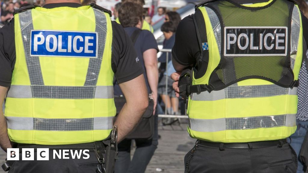 Police Federation conference to debate arming more officers - BBC News