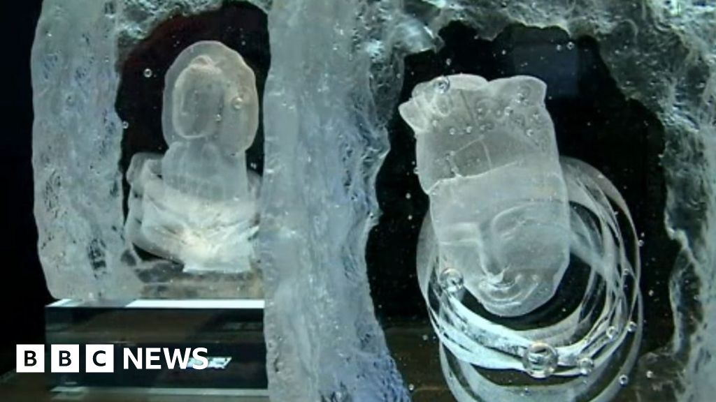 Film star revives ancient glass making Chinese skills - BBC News