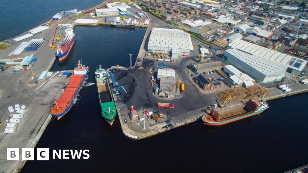 Renewables behind busiest period at Port of Ayr for 25 years - BBC News