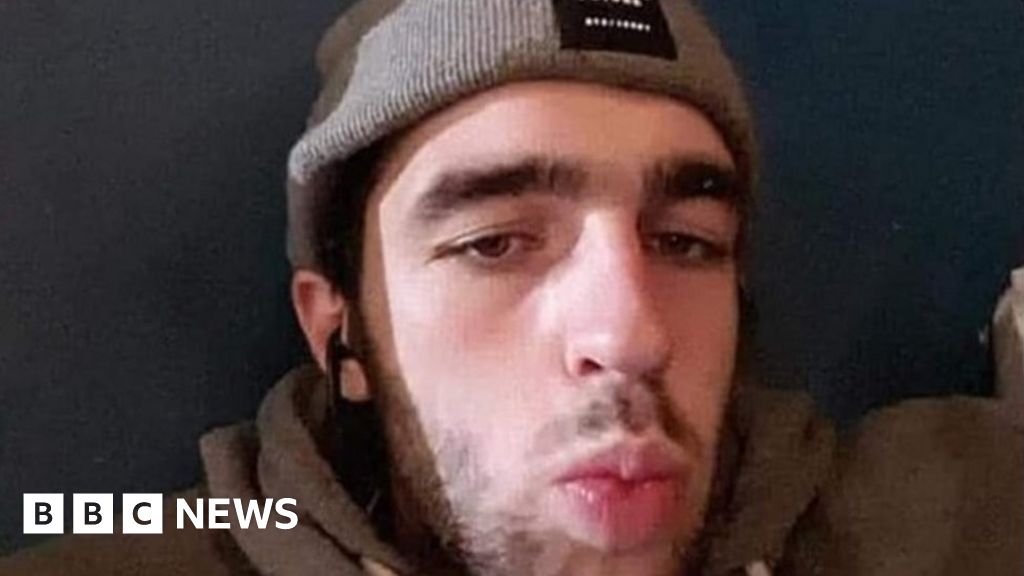 Jamie Gilbey: Search for robbery suspect becomes murder case - BBC News