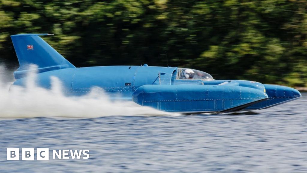 Bluebird: Bill Smith 'targeted' in ownership legal bid - BBC News