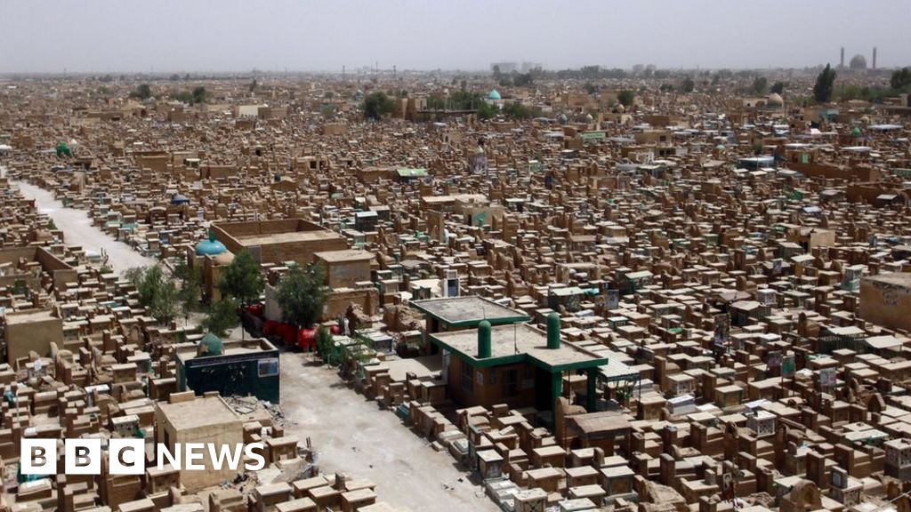 Najaf, Iraq: The world's biggest cemetery - BBC News